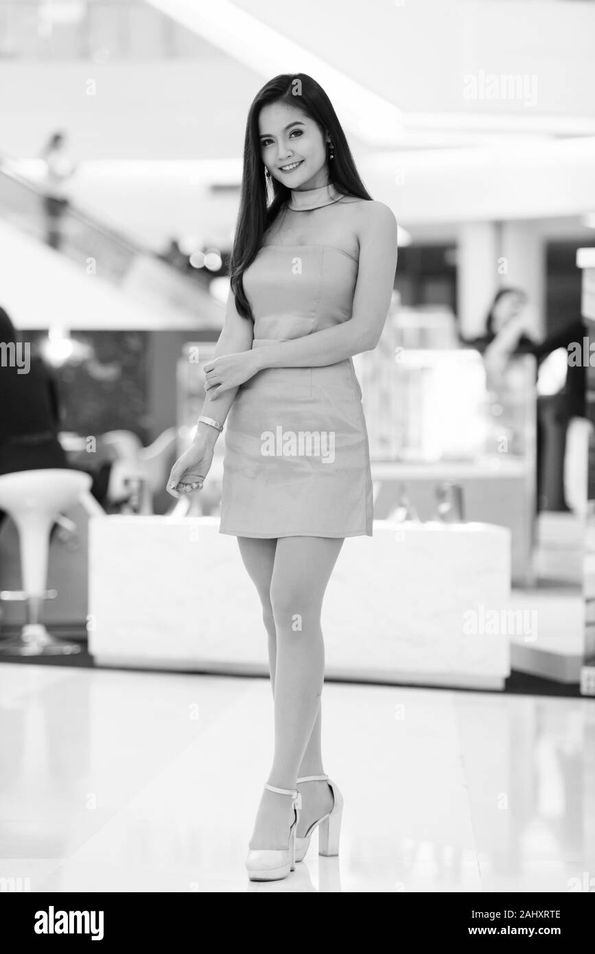 The body shop store inside hi-res stock photography and images - Alamy