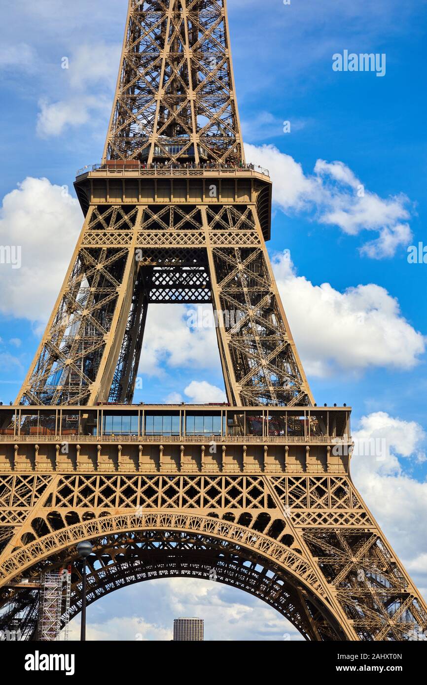 Iconic Paris High Resolution Stock Photography and Images - Alamy