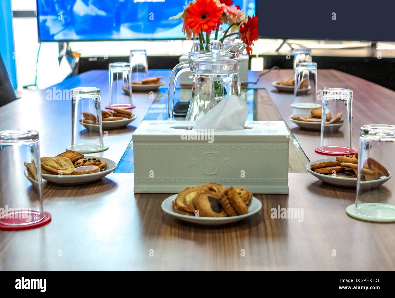 Conference meeting snack table hi-res stock photography and images - Alamy