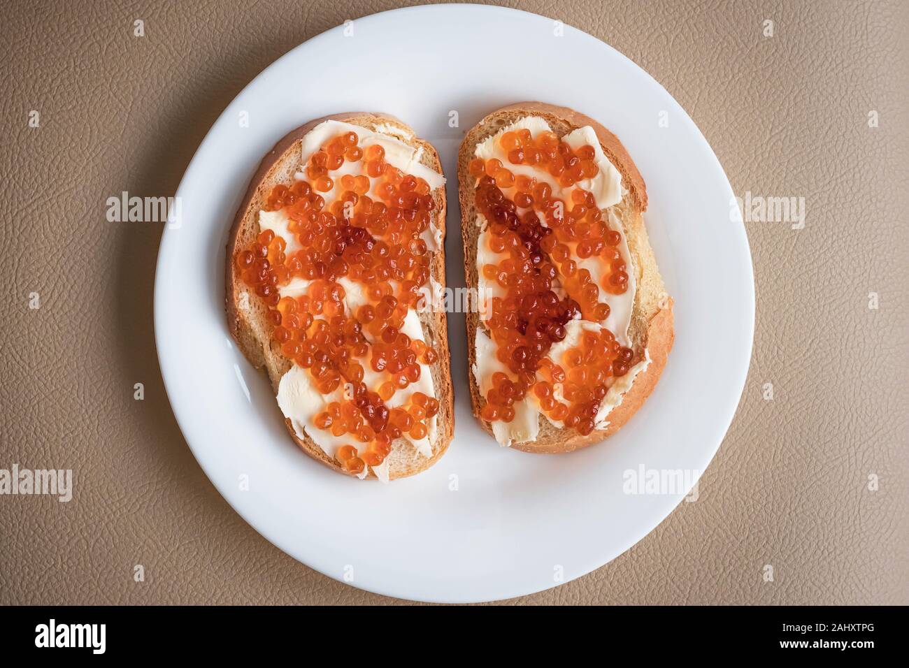 Red caviar homemade bread hi-res stock photography and images - Alamy