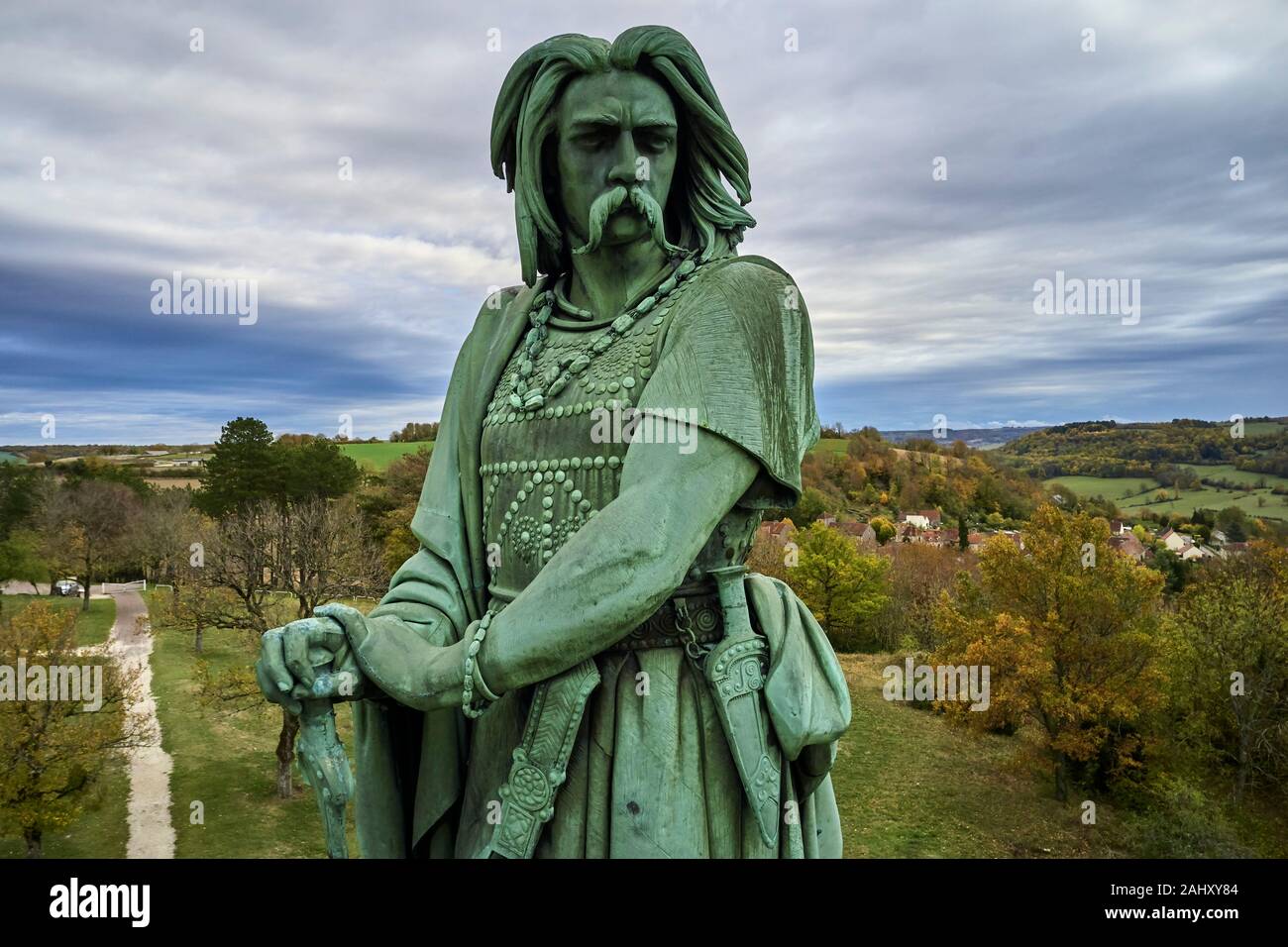 France, Côte-d'Or, Alise-Sainte-Reine, Vercingétorix statue Stock Photo ...