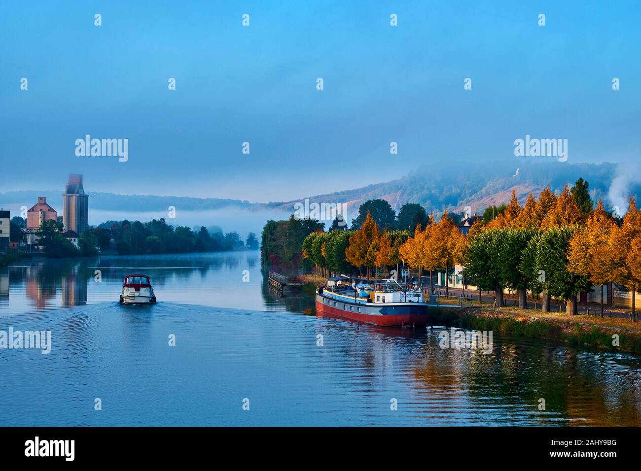 Sens yonne hi-res stock photography and images - Alamy