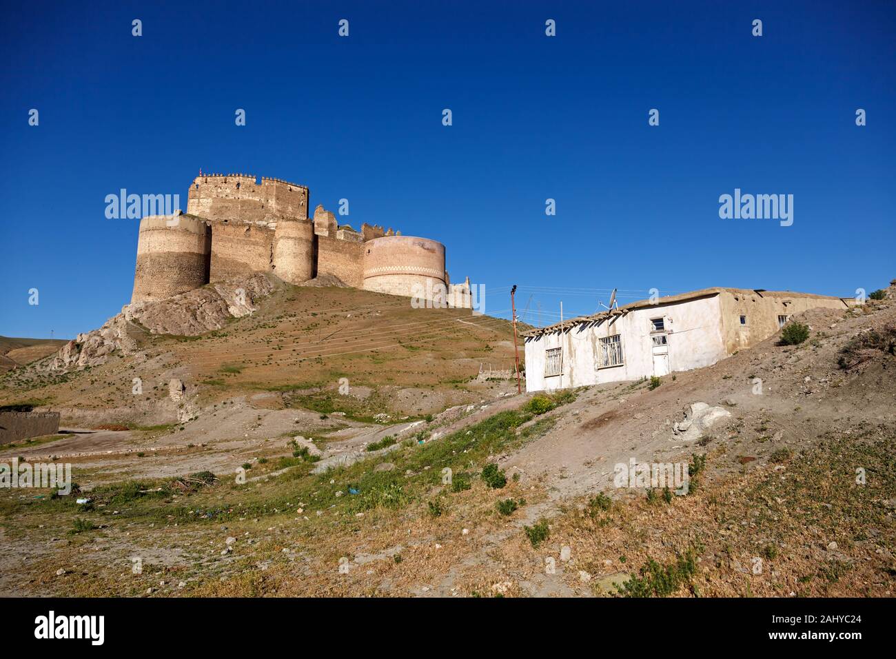 Hosap kalesi hi-res stock photography and images - Alamy
