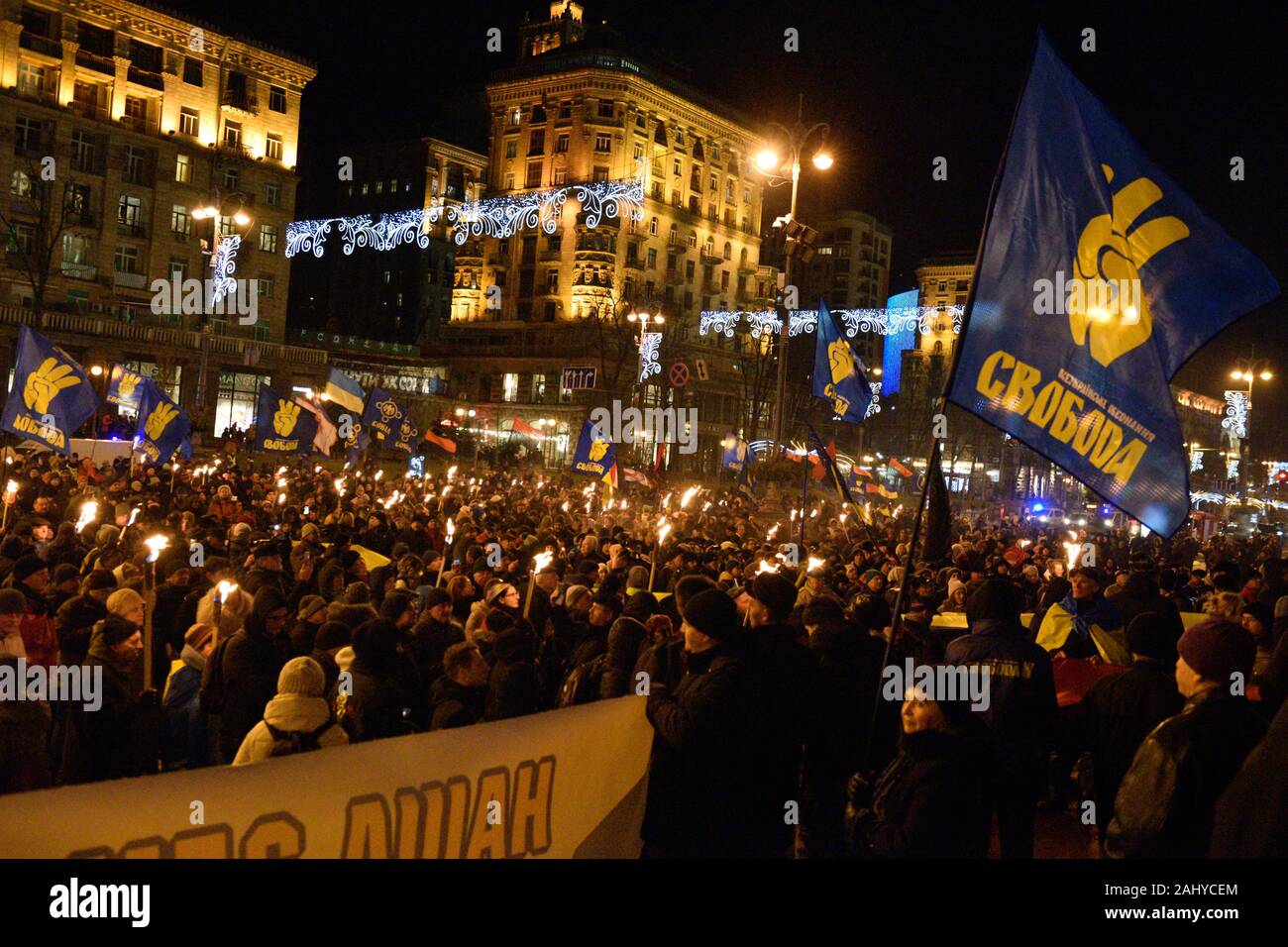 Crowd torches hi-res stock photography and images - Alamy