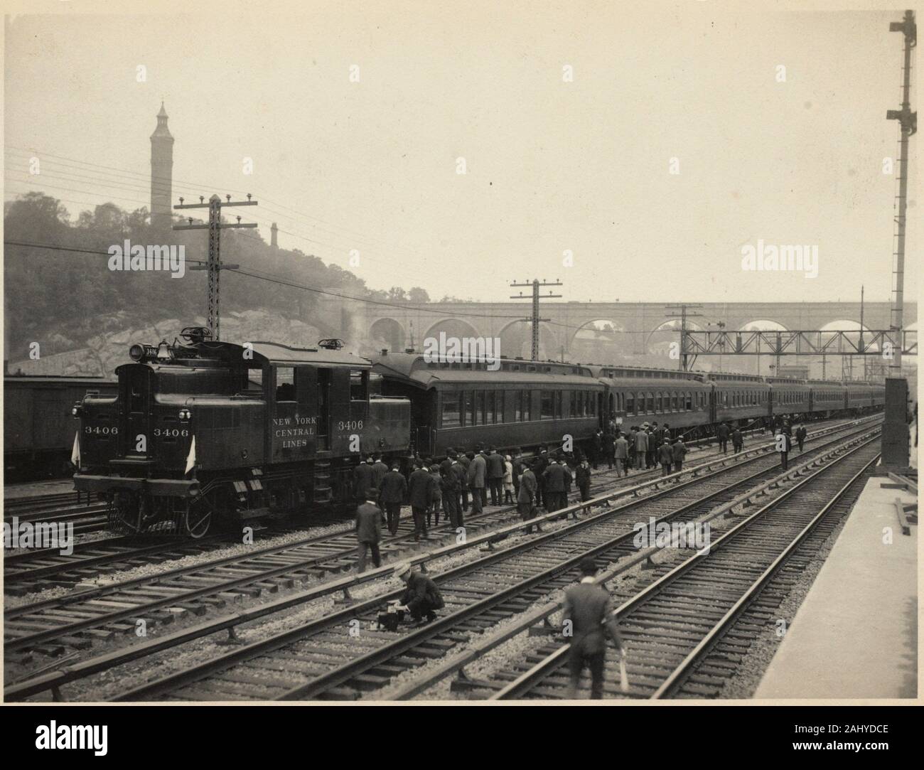 First Electric Train, Sept. 30th, 1906. Leaving High Bridge for Grand ...
