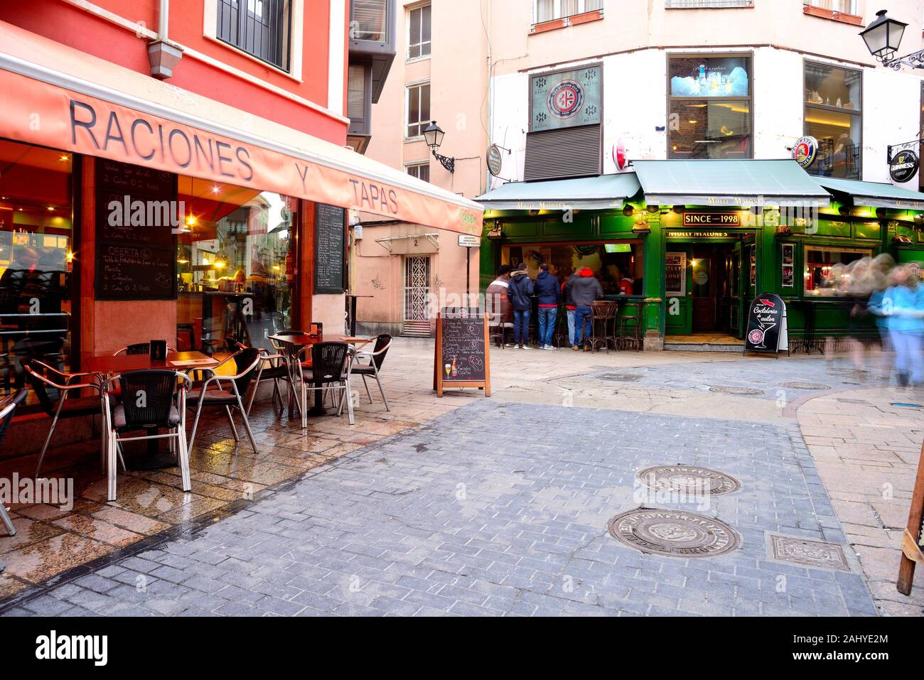 Streets of leon hi-res stock photography and images - Alamy
