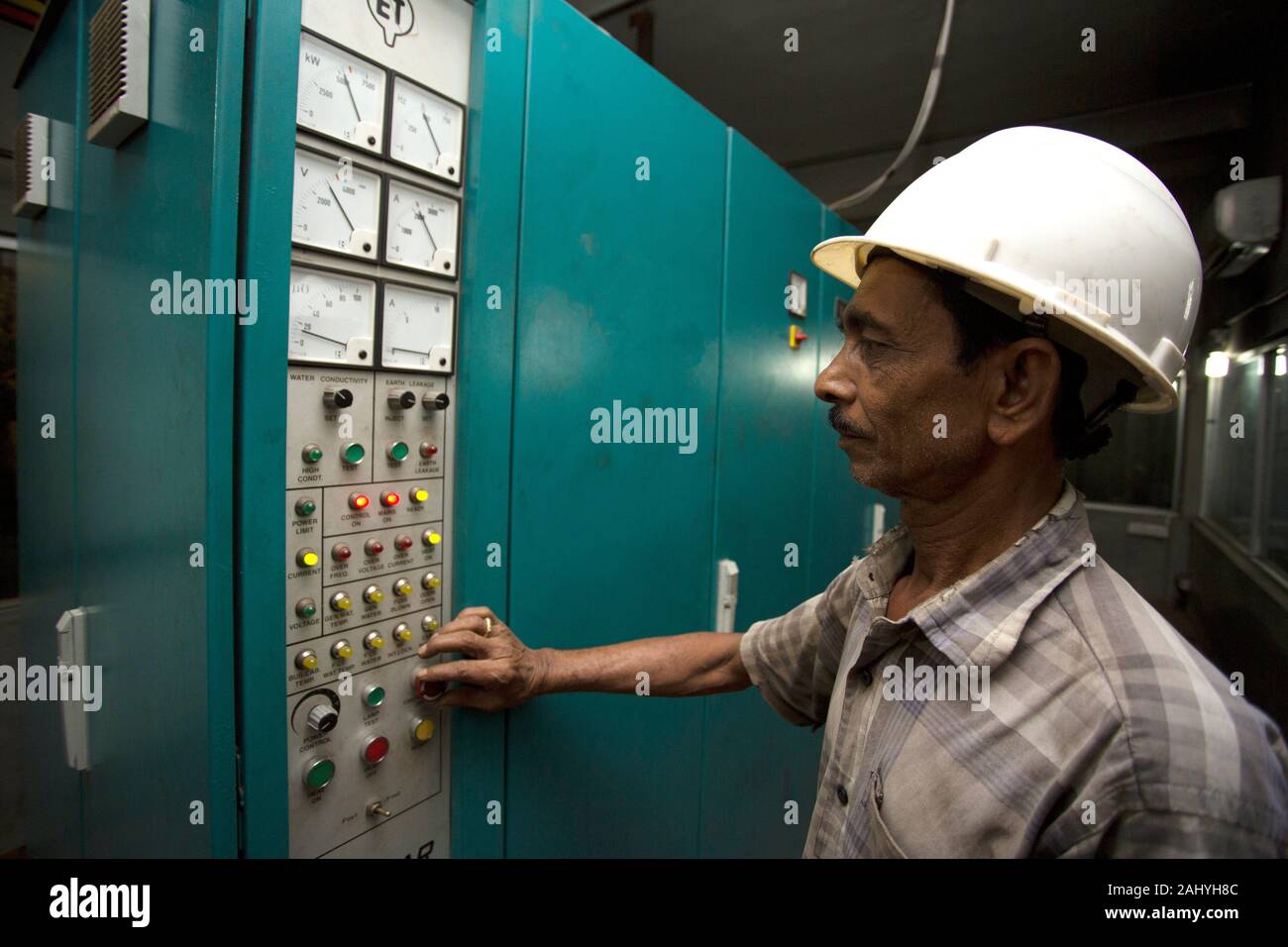 World iron production hi-res stock photography and images - Alamy