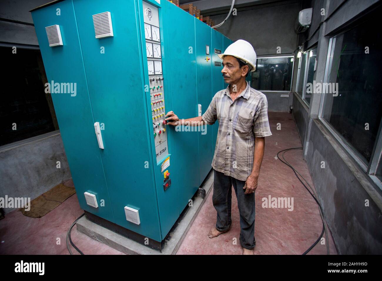 Factory industry operator hi-res stock photography and images - Alamy