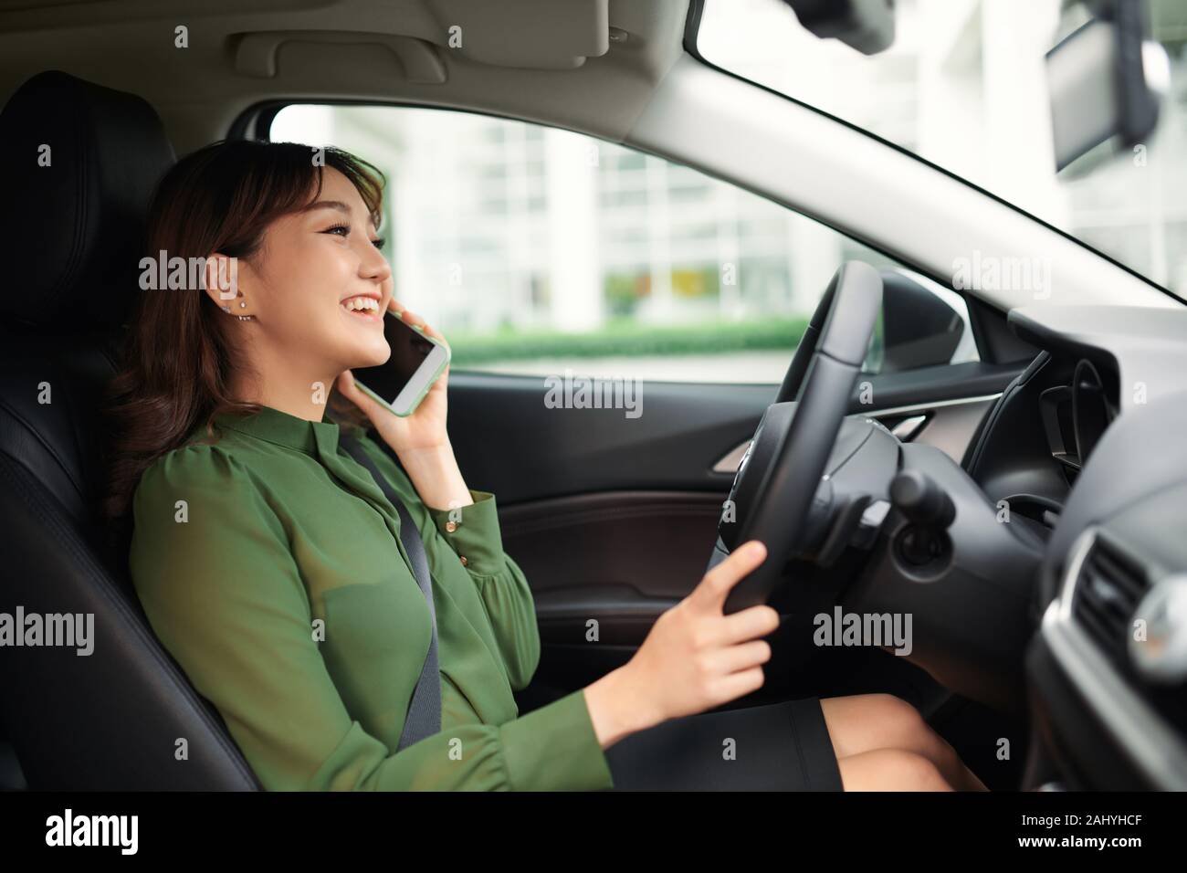 Japanese young woman driving car hi-res stock photography and images ...