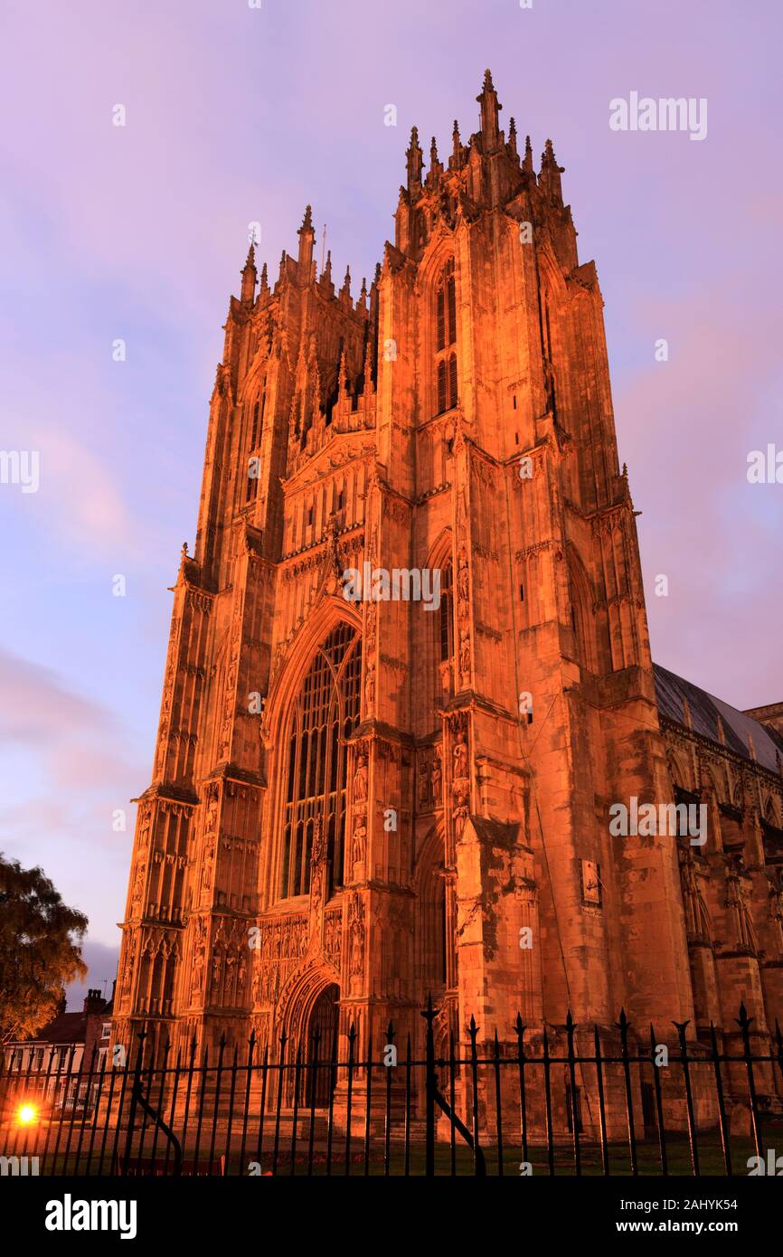 Beverley Minster at night, Beverley town, East Riding of Yorkshire ...
