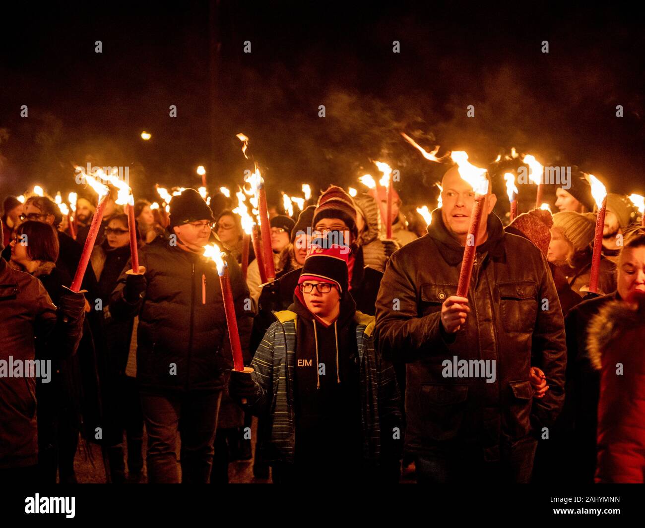 Crowd torches hi-res stock photography and images - Alamy
