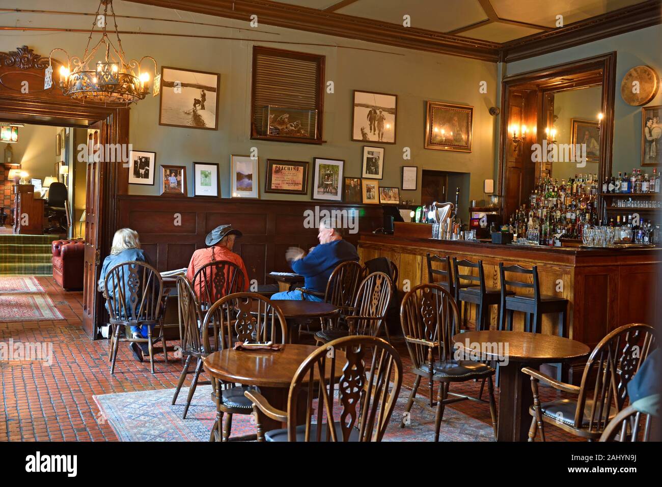 The castle pub restaurant hi-res stock photography and images - Alamy