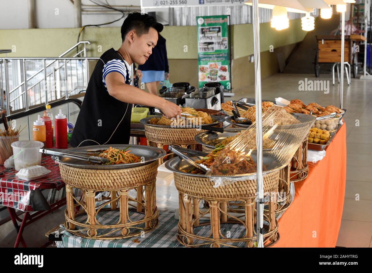 World food stalls hi-res stock photography and images - Alamy