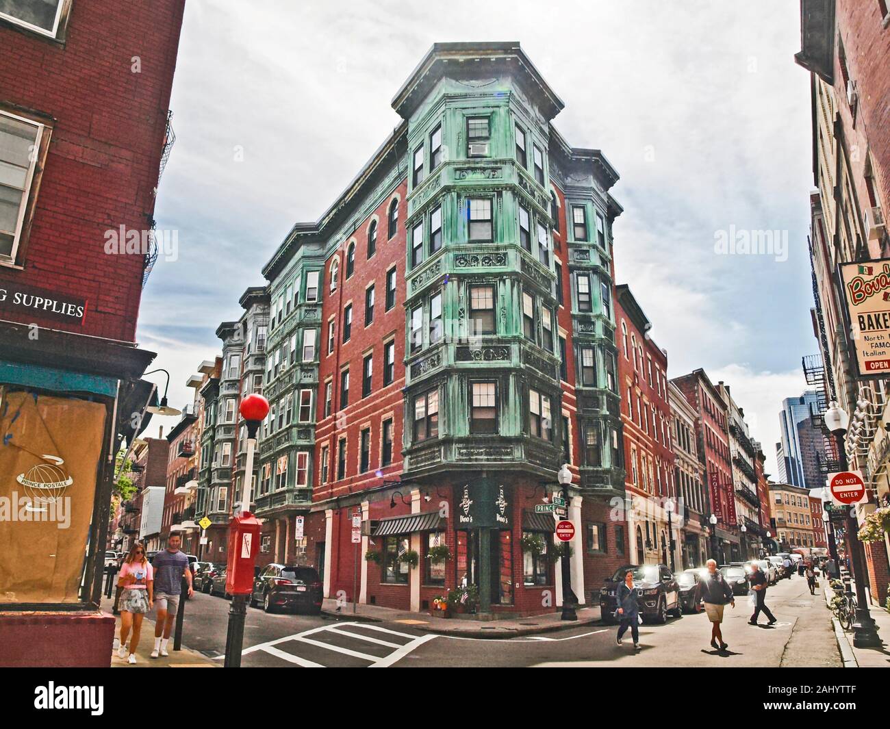 End building hi-res stock photography and images - Alamy