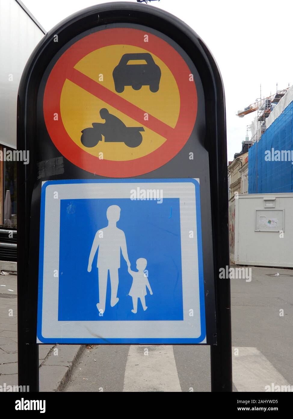 No Cars Sign High Resolution Stock Photography and Images - Alamy
