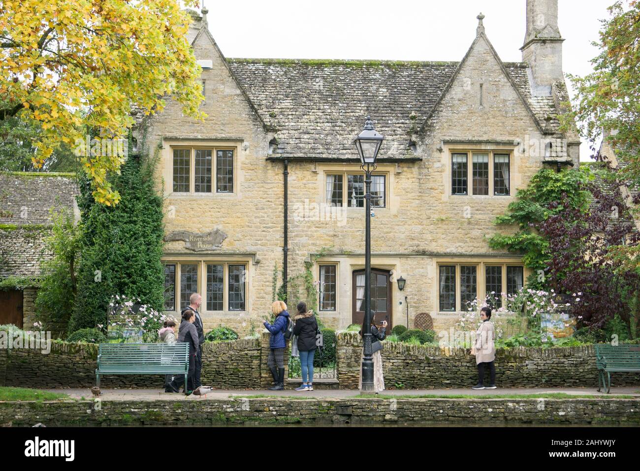 Old water feature cotswolds hi-res stock photography and images - Alamy