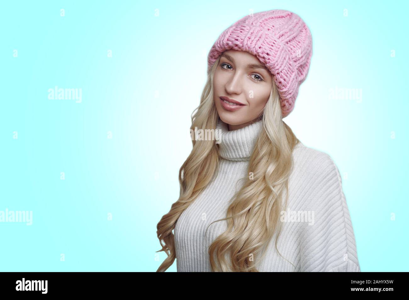 Plain looking woman hi-res stock photography and images - Alamy