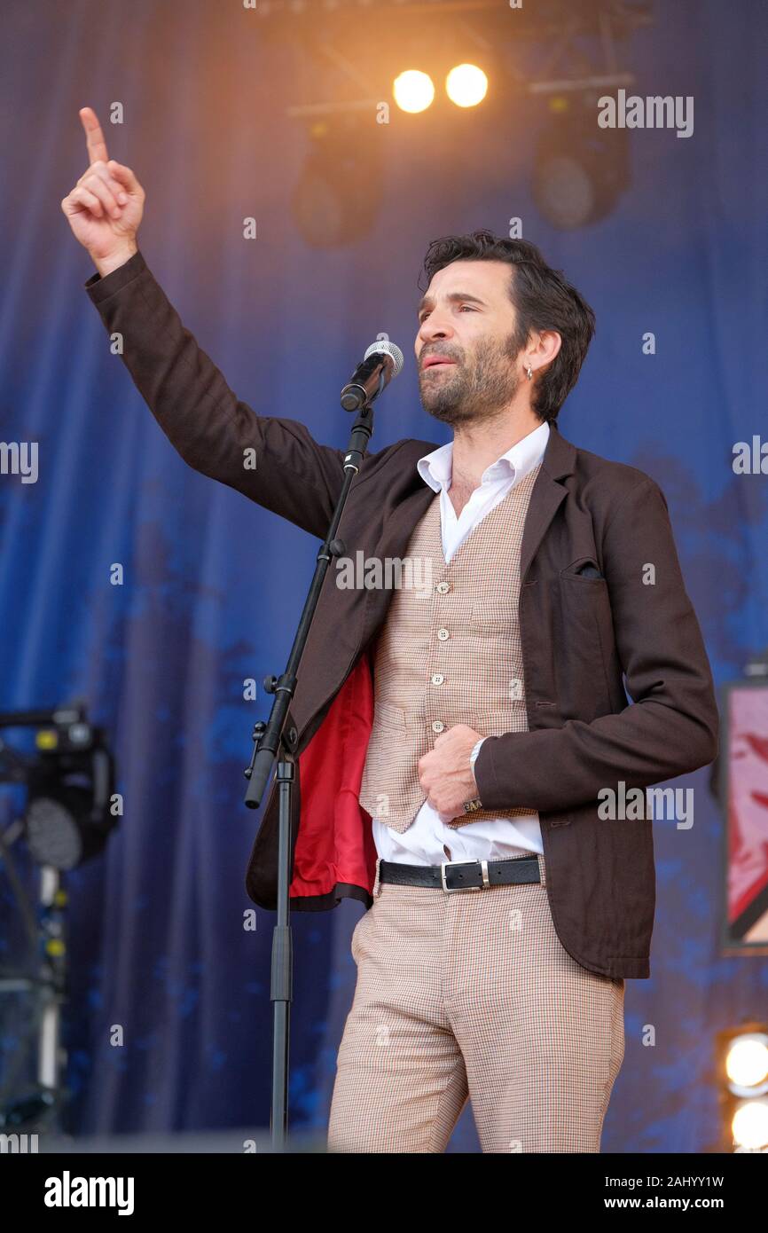 Babylon Circus (Manuel Nectoux) performing at Fairport's Cropredy ...