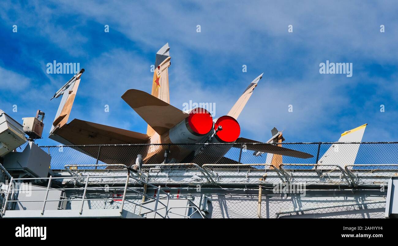 Aircraft carrier deck hi-res stock photography and images - Alamy
