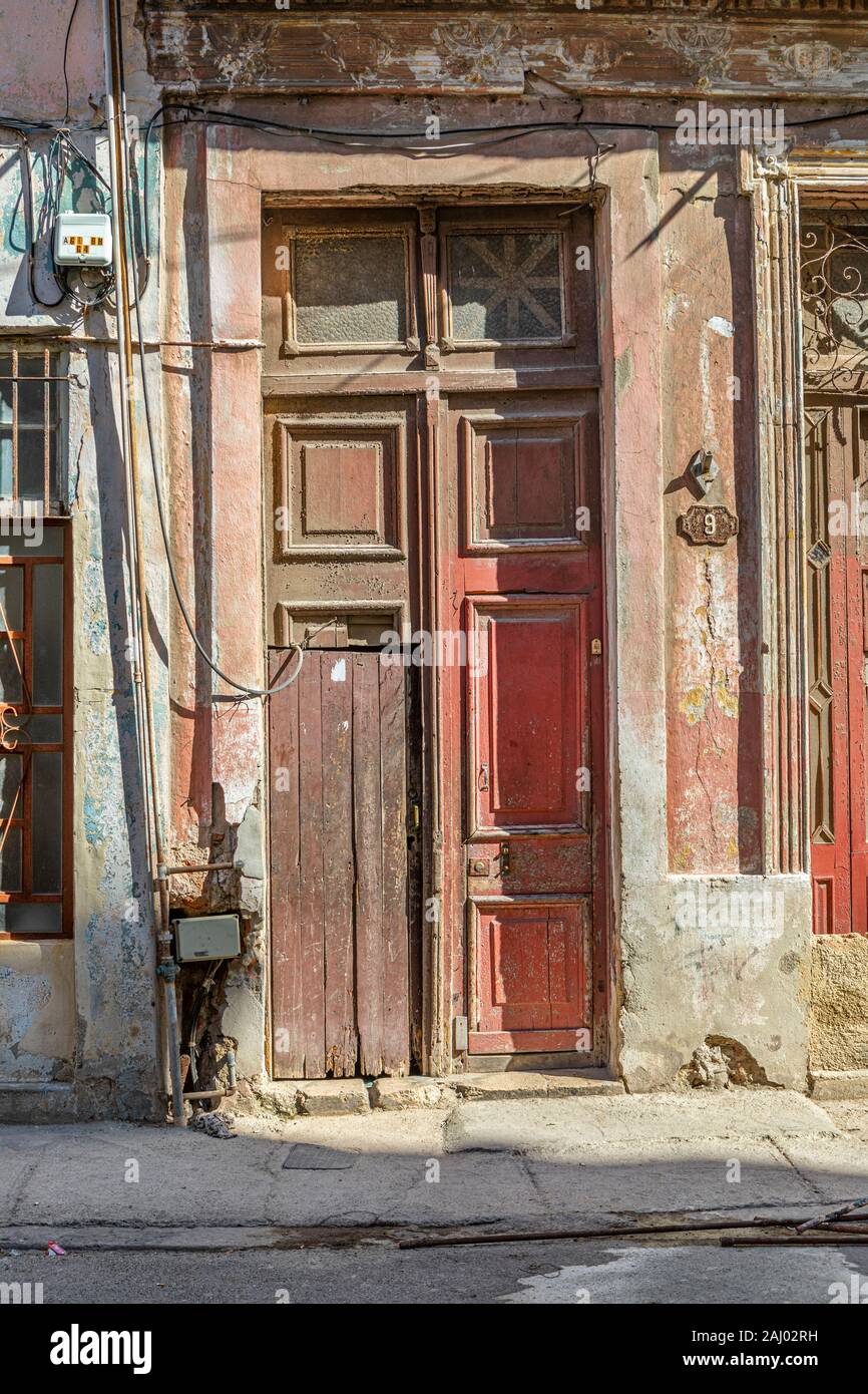 Havana doors hi-res stock photography and images - Alamy