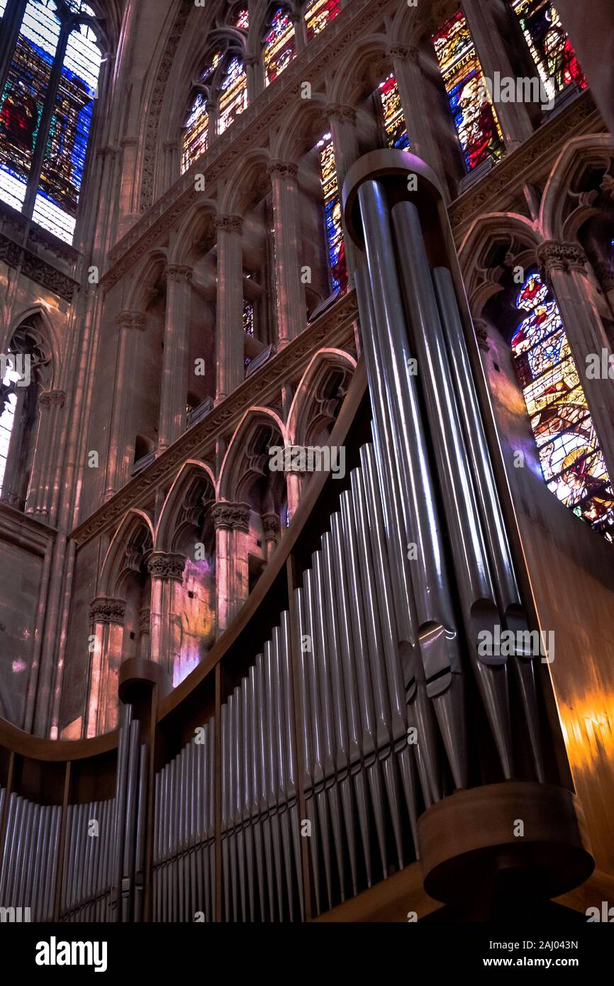 Instrument of praise hi-res stock photography and images - Alamy