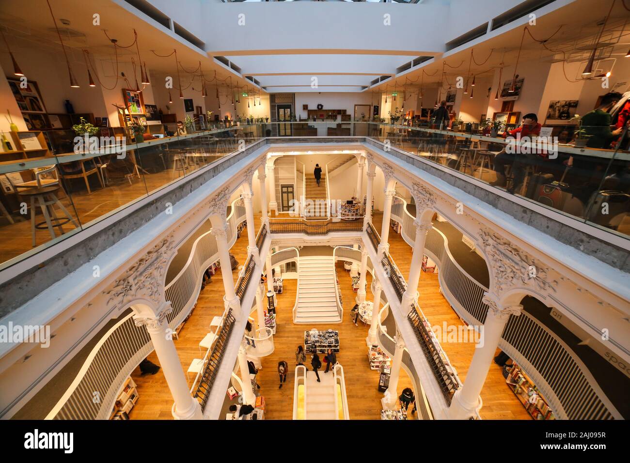 Carturesti hi-res stock photography and images - Alamy