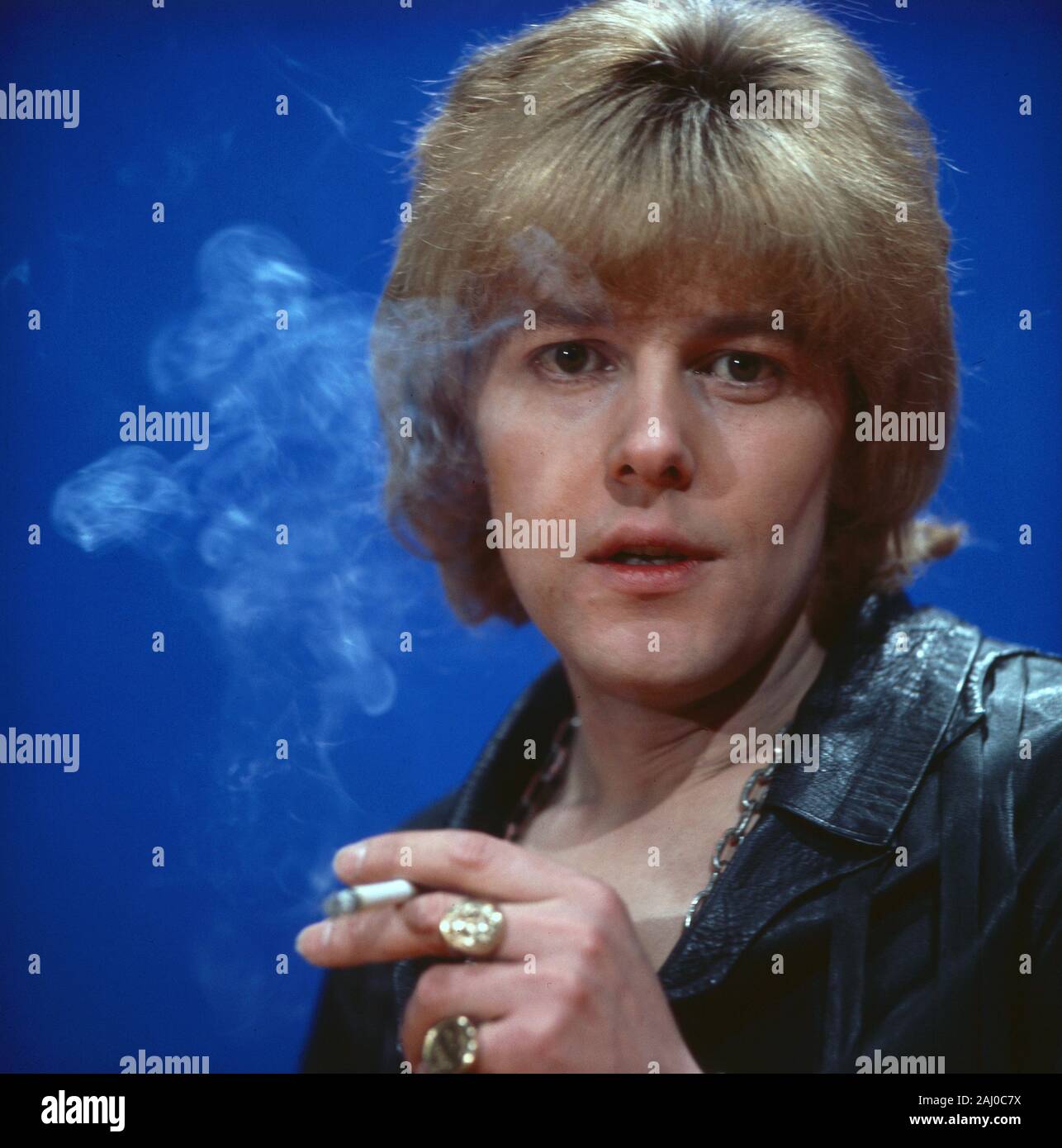 Please contact us hi-res stock photography and images - Alamy