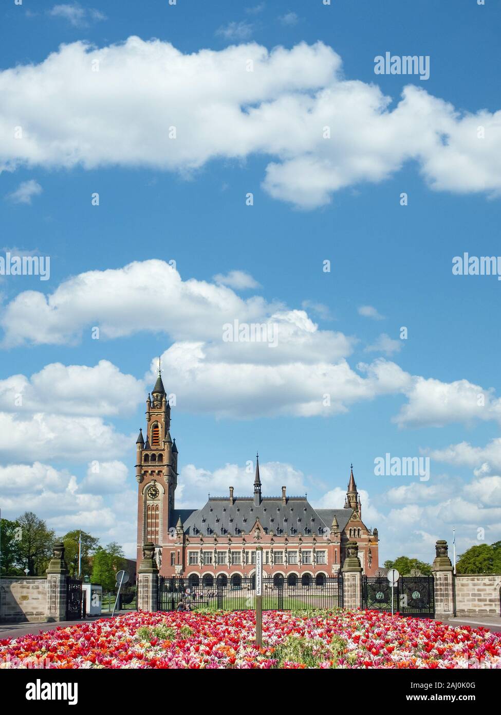 Hague international court of justice hi-res stock photography and ...