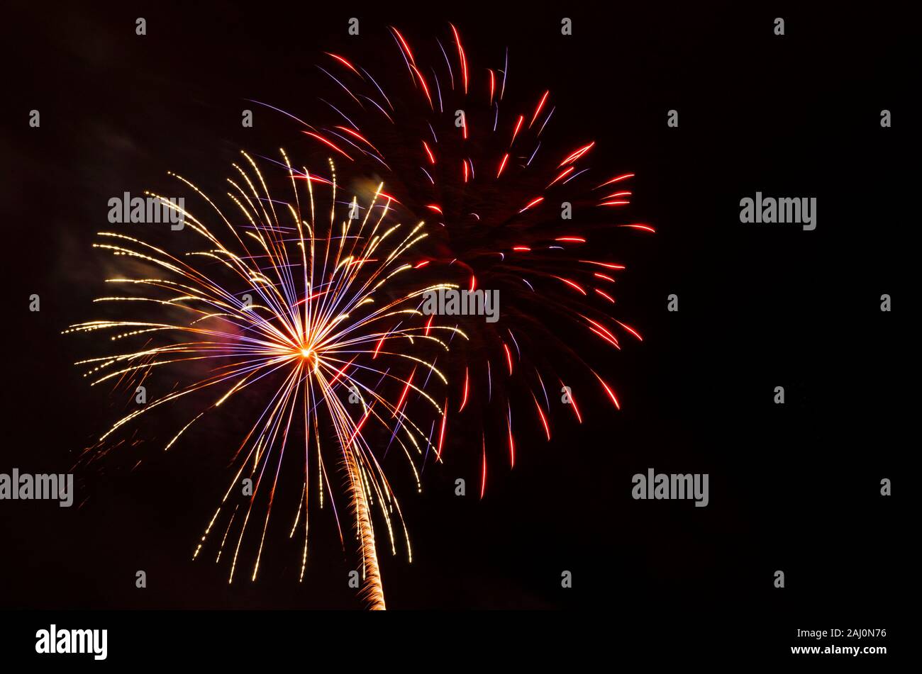 Multi burst firework display hi-res stock photography and images - Alamy