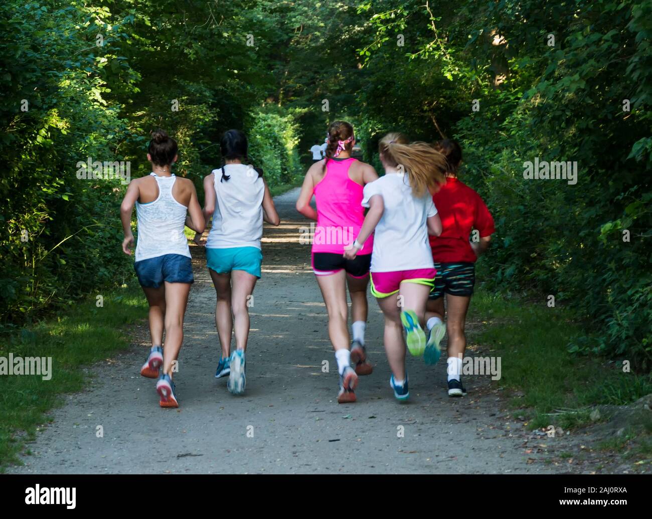 Five girls hi-res stock photography and images - Alamy