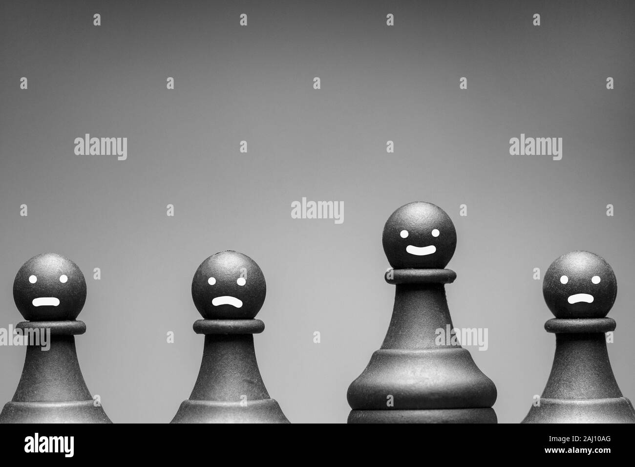 Chess pieces horizontal hi-res stock photography and images - Alamy