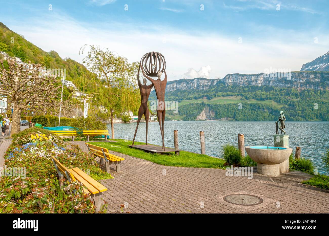 Lakeside promenade hi-res stock photography and images - Alamy