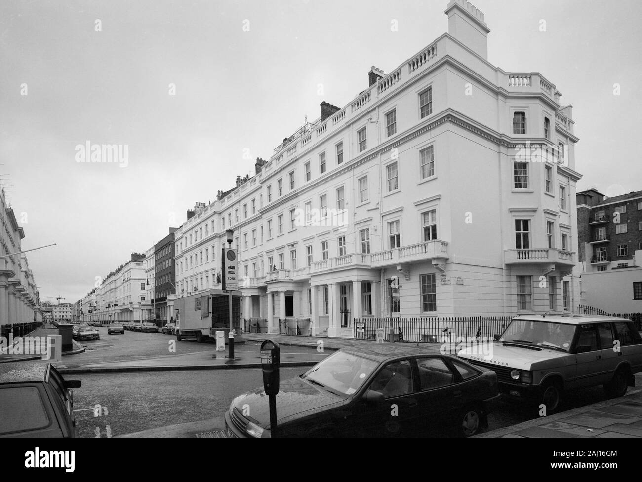 London in 1990s hi-res stock photography and images - Alamy