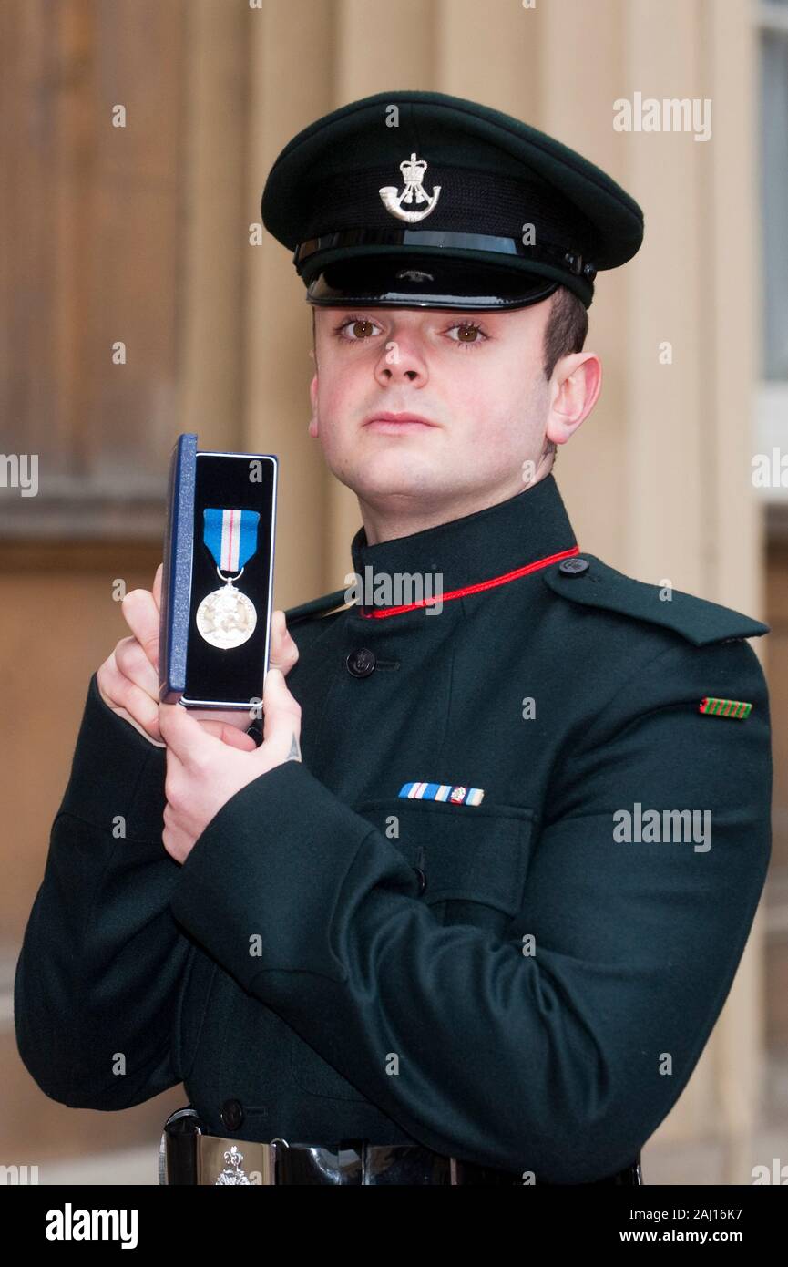 Rifleman Reece Terry from The Rifles Regiment who received a Queen's ...