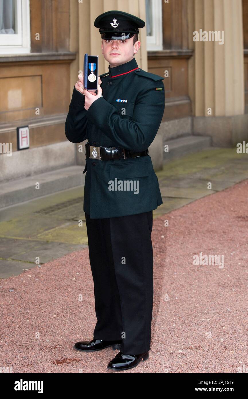 Rifleman Reece Terry from The Rifles Regiment who received a Queen's ...