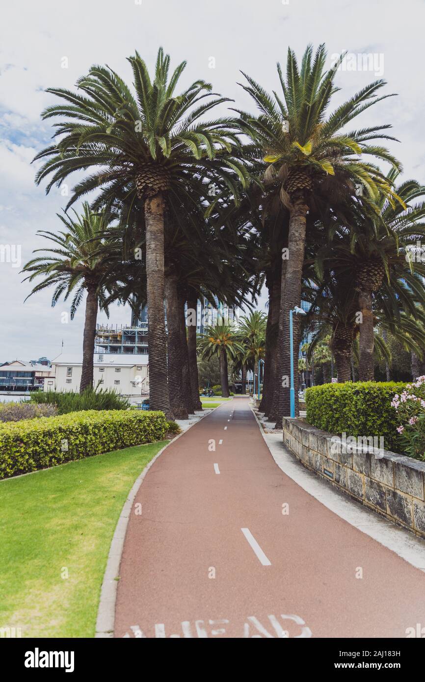 PERTH, AUSTRALIA - December 25th, 2019: Riverside pedestrian walk in ...