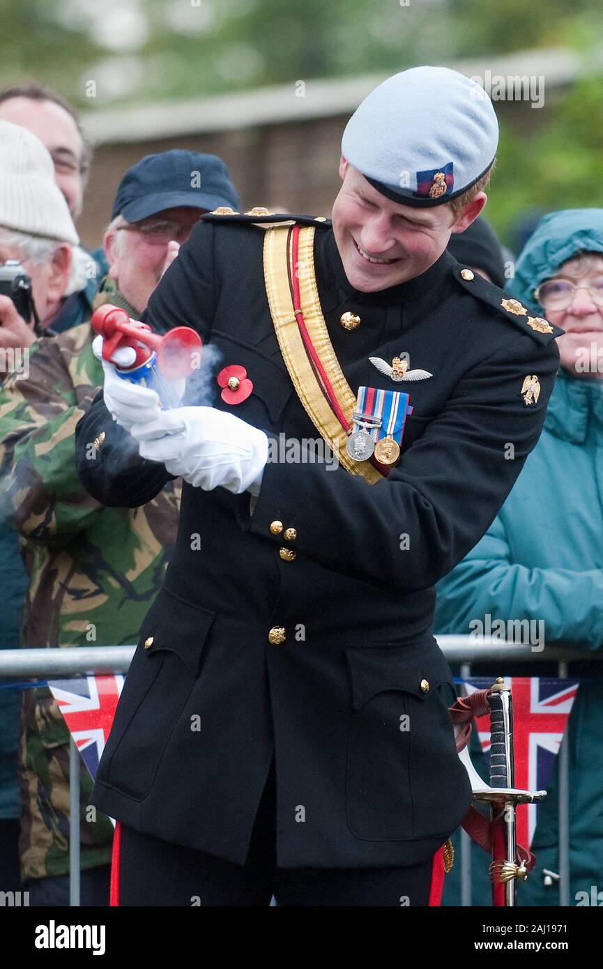 Royal marines in dress uniform hi-res stock photography and images - Alamy