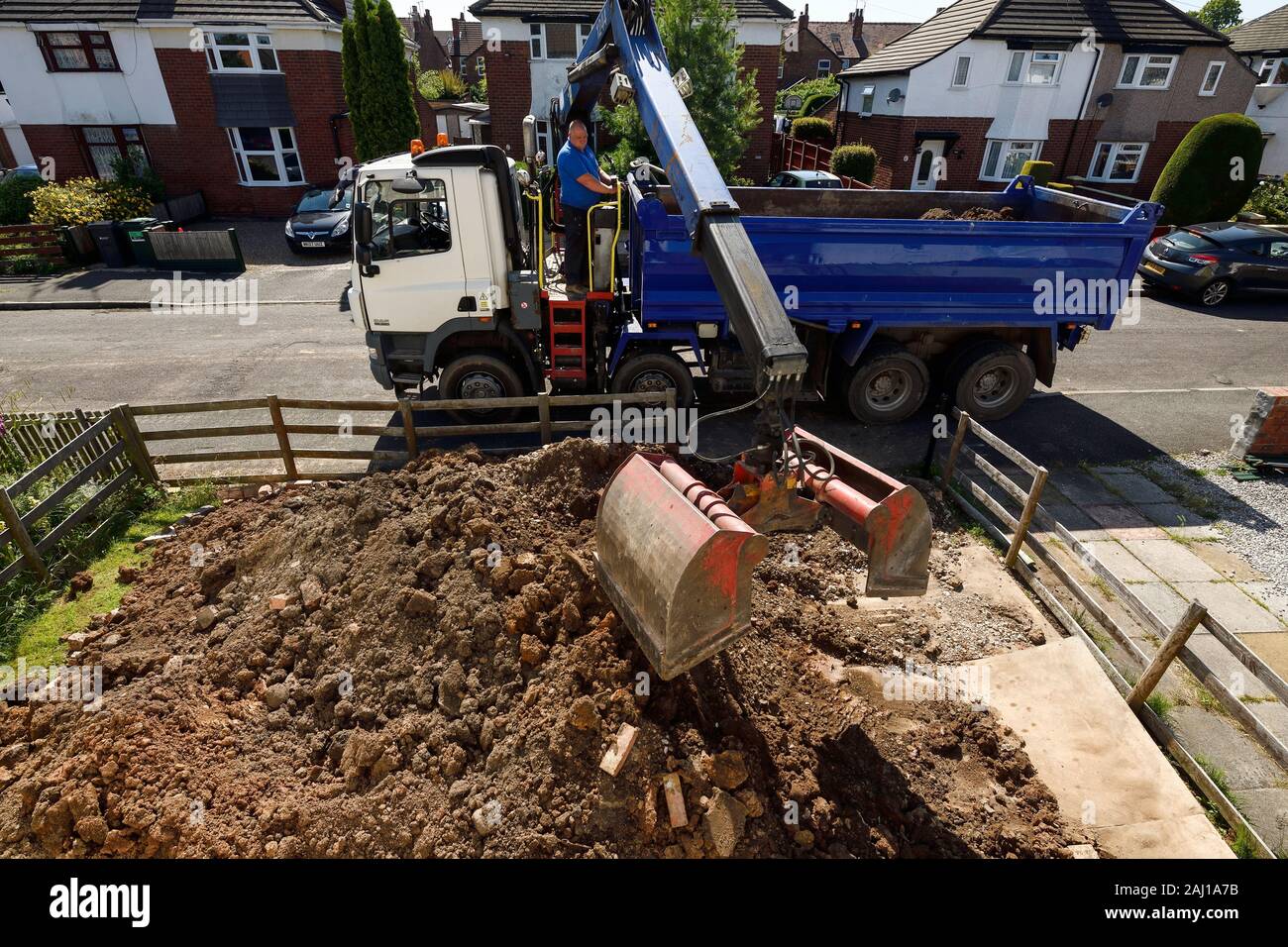 Grab lorry hi-res stock photography and images - Alamy