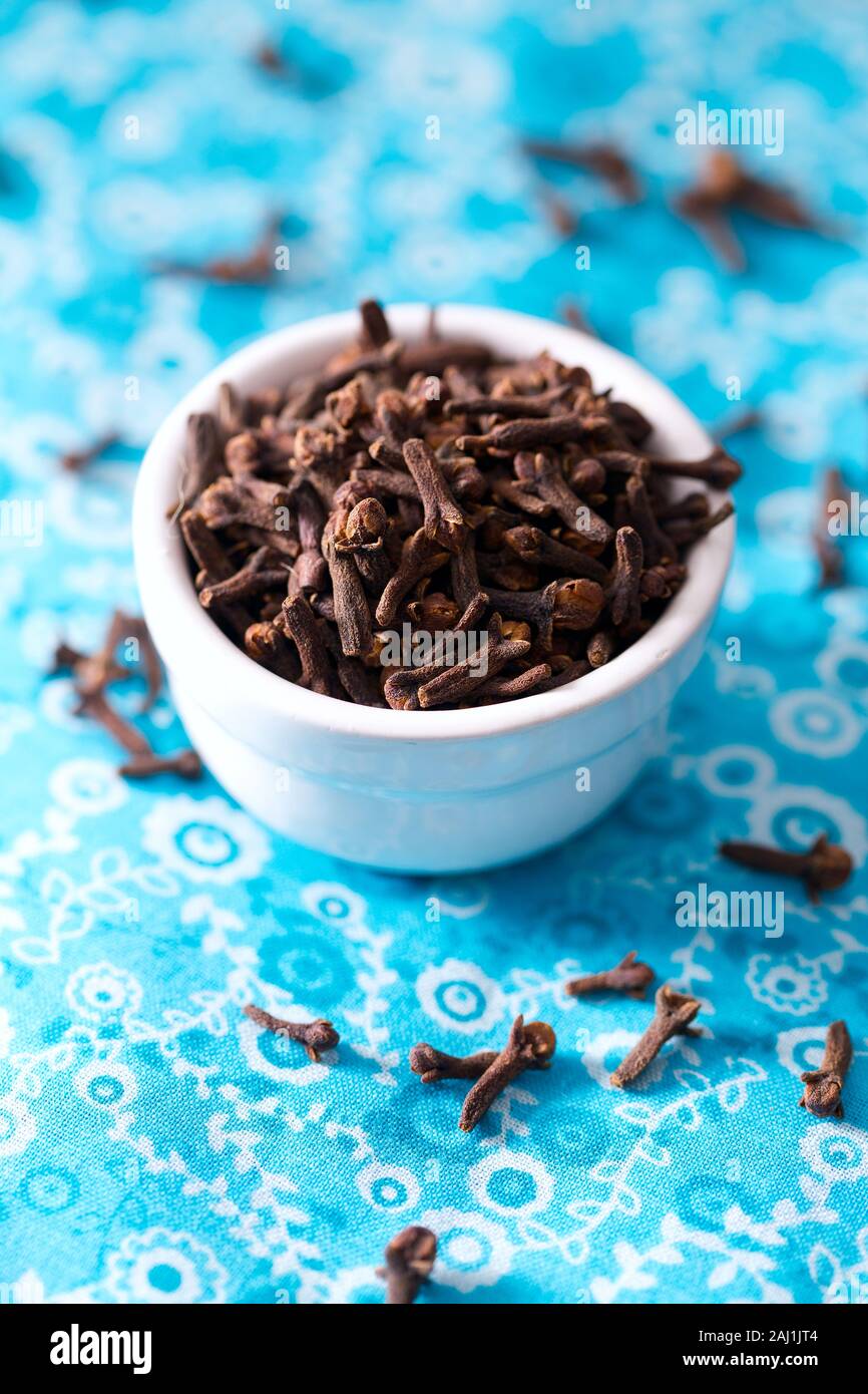 Cloves spices hi-res stock photography and images - Alamy