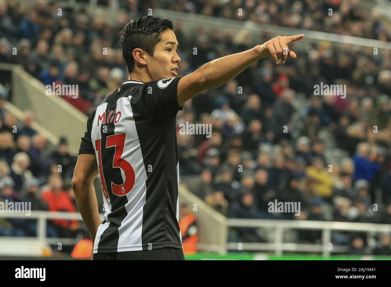 Yoshinori muto of newcastle united hi-res stock photography and images ...