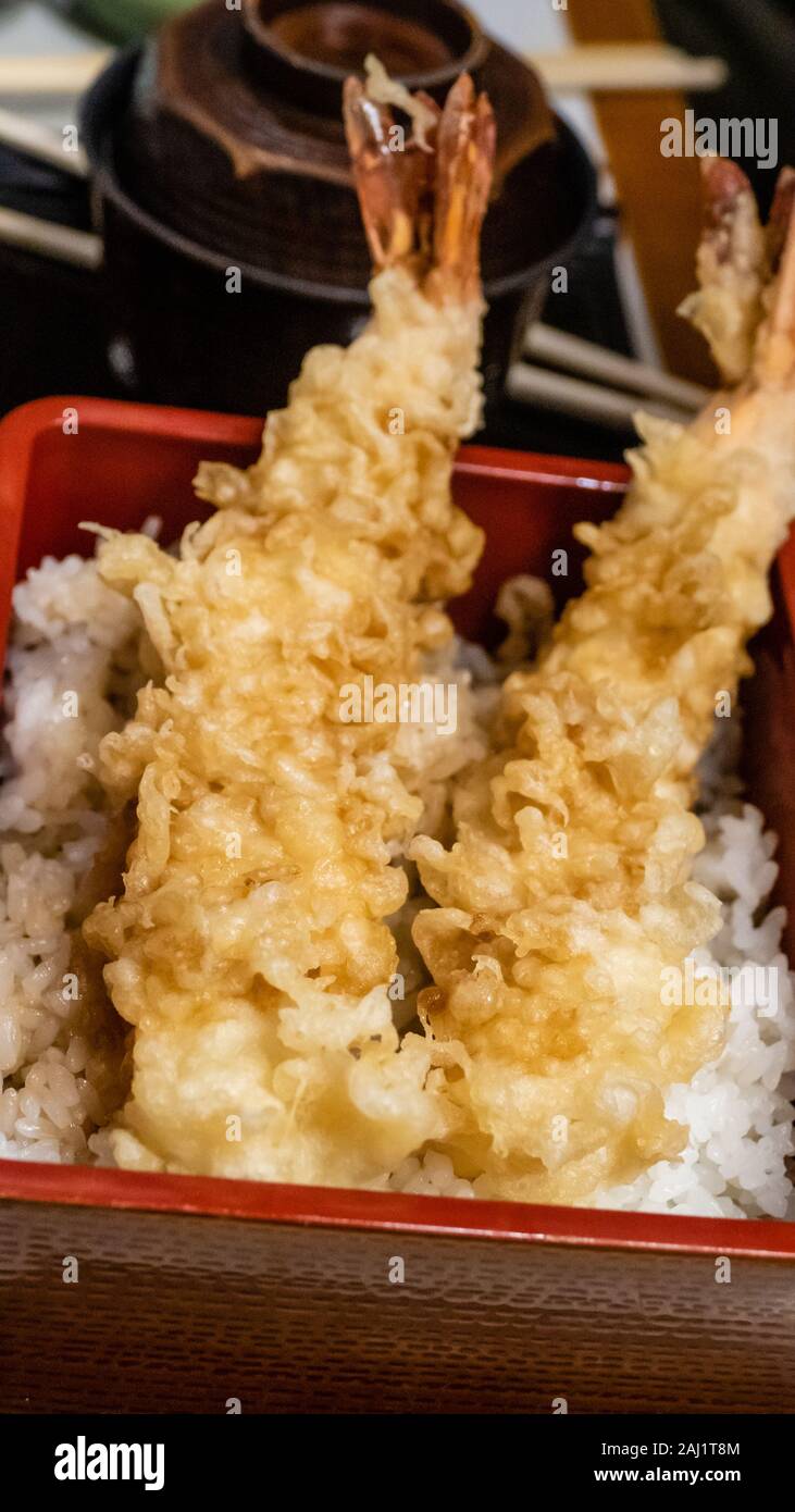 Japanese style shrimp cooked in batter Stock Photo - Alamy