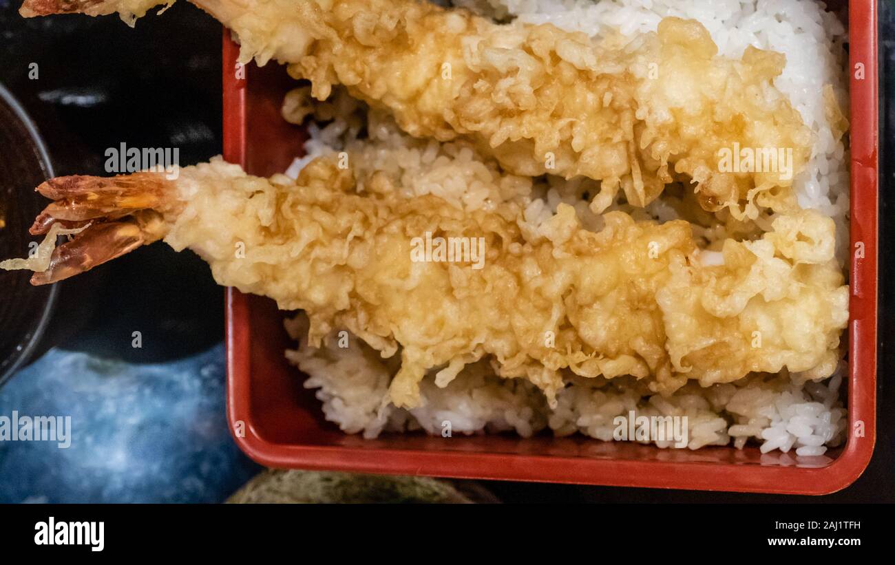 Japanese style shrimp cooked in batter Stock Photo - Alamy
