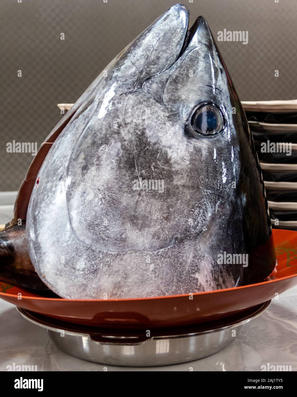 Head of fish from tuna sashimi Stock Photo - Alamy