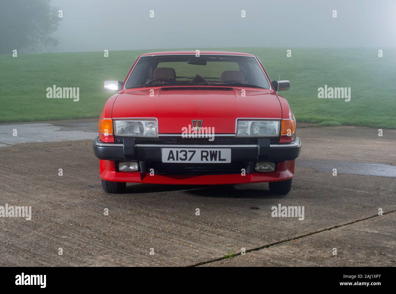 1983 Rover SD1 2000 classic British executive car Stock Photo - Alamy