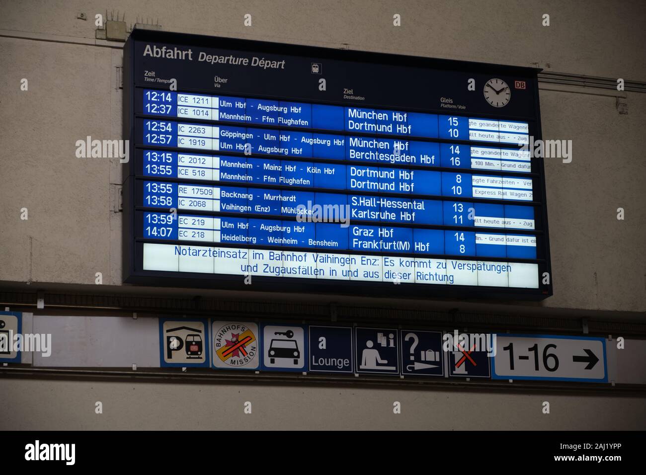 Departures board germany hi-res stock photography and images - Alamy