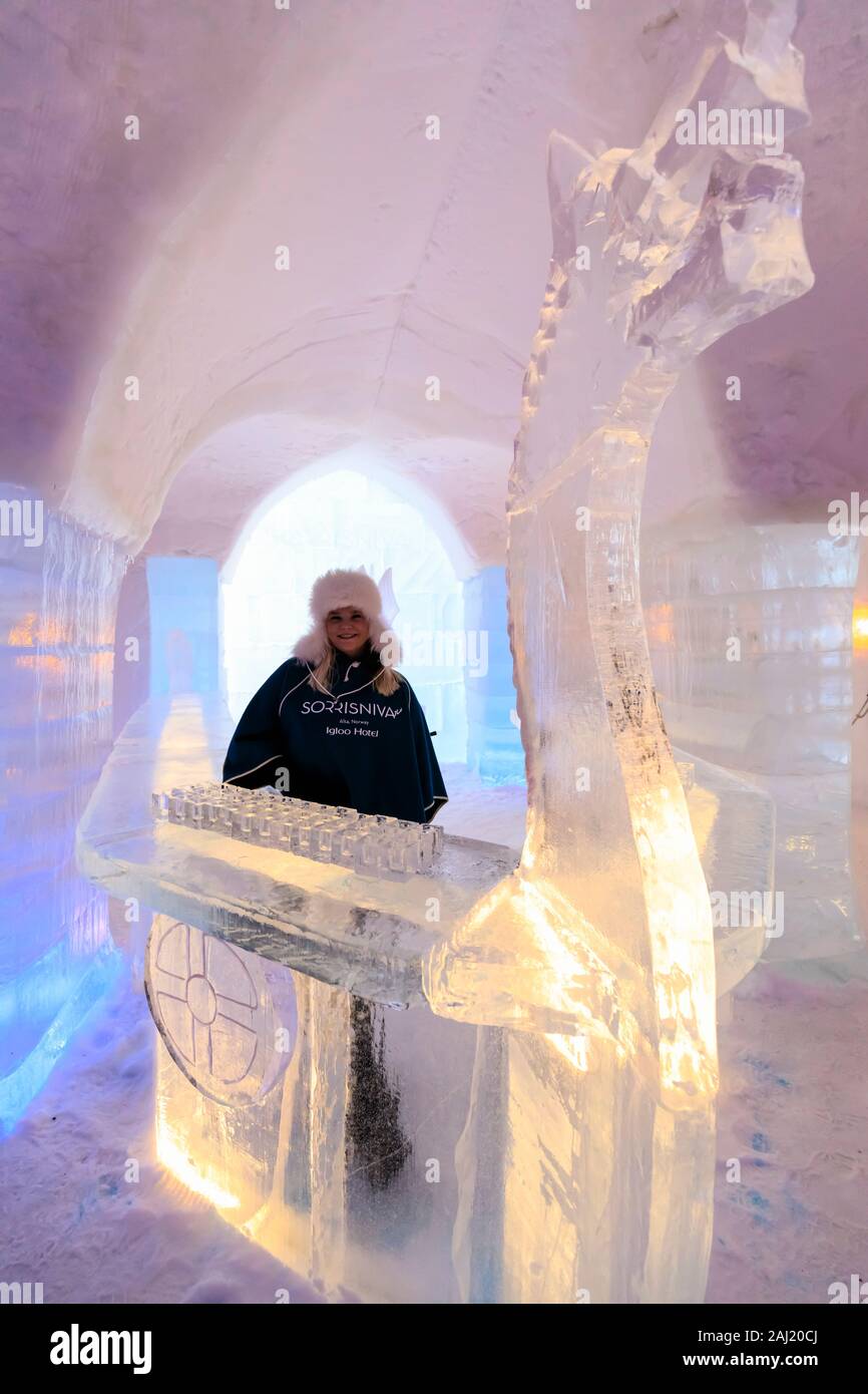 Alta igloo hotel sorrisniva alta hi-res stock photography and images ...