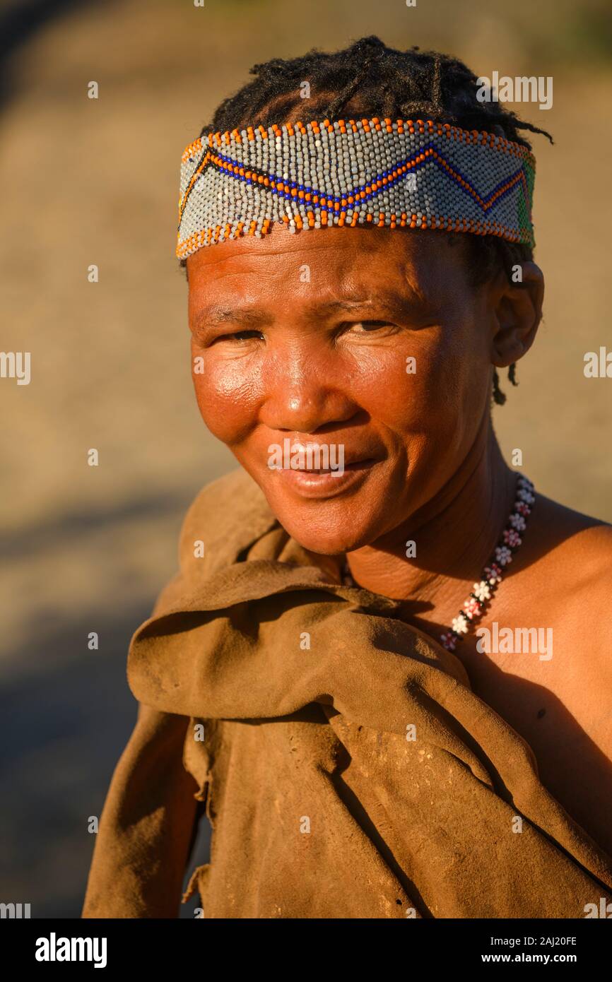Bushmen kalahari tourist hi-res stock photography and images - Alamy