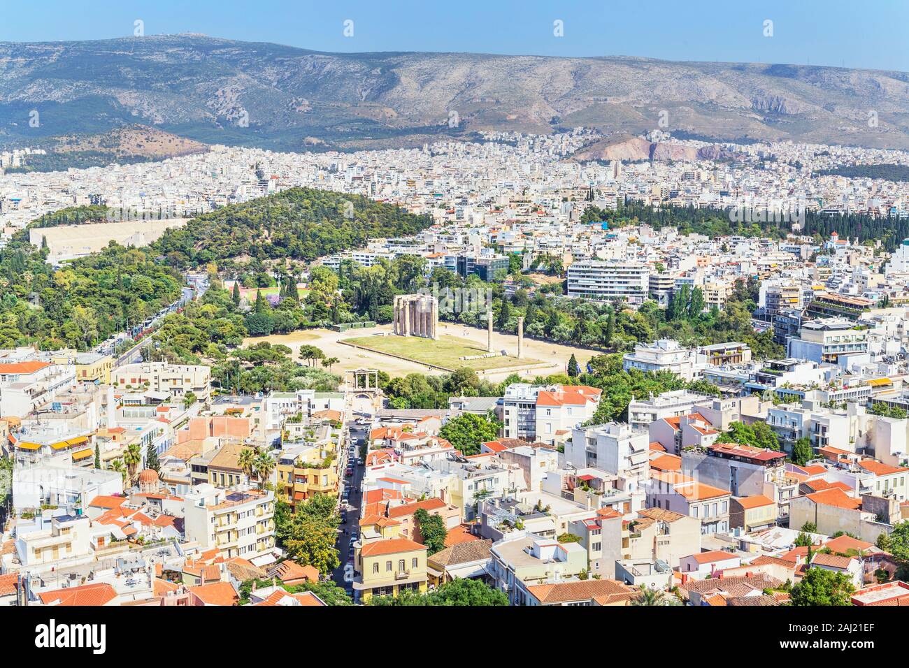 Hadrians arch and athens city centre hi-res stock photography and ...