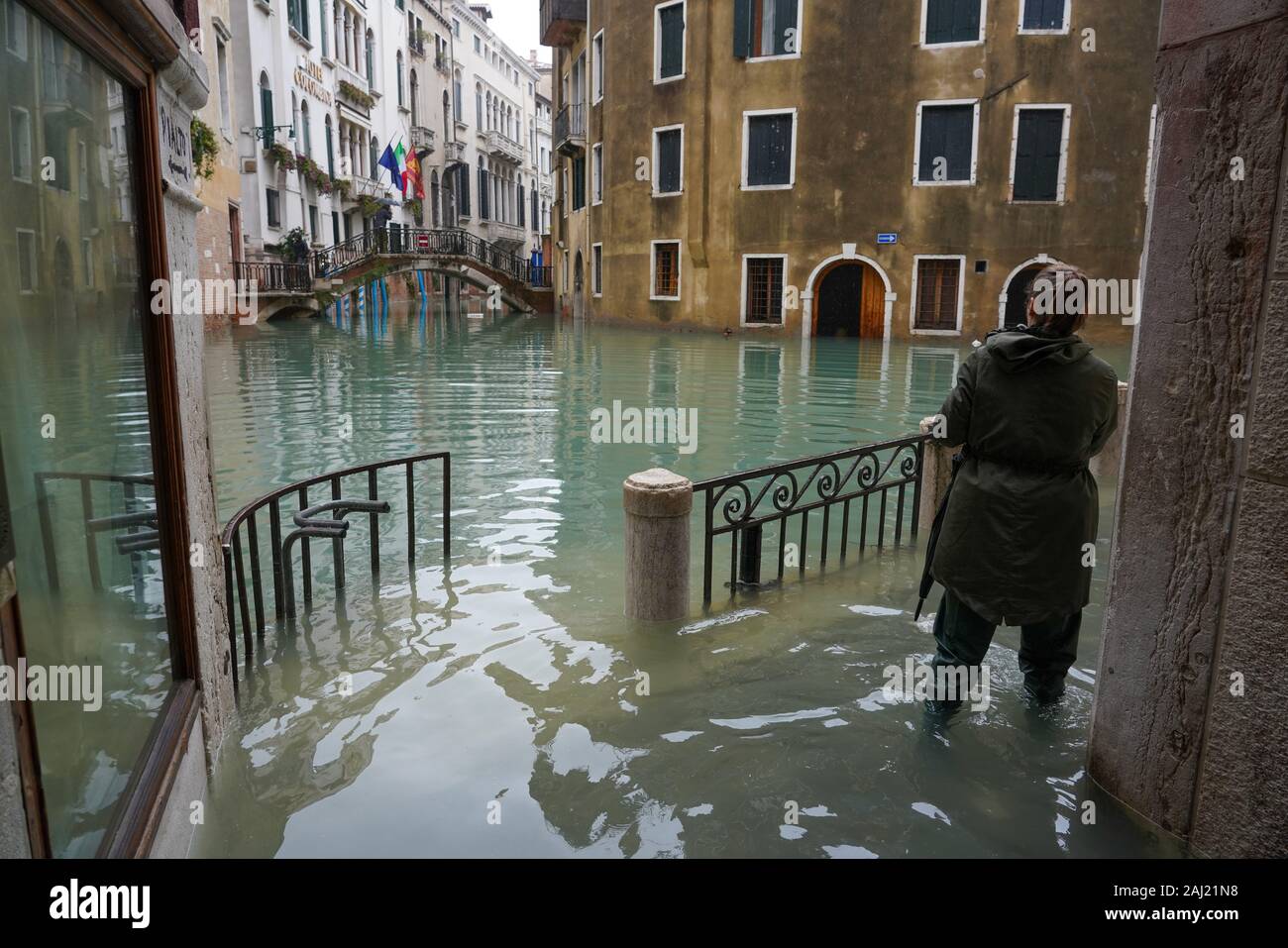 2019 venice high tide hi-res stock photography and images - Alamy