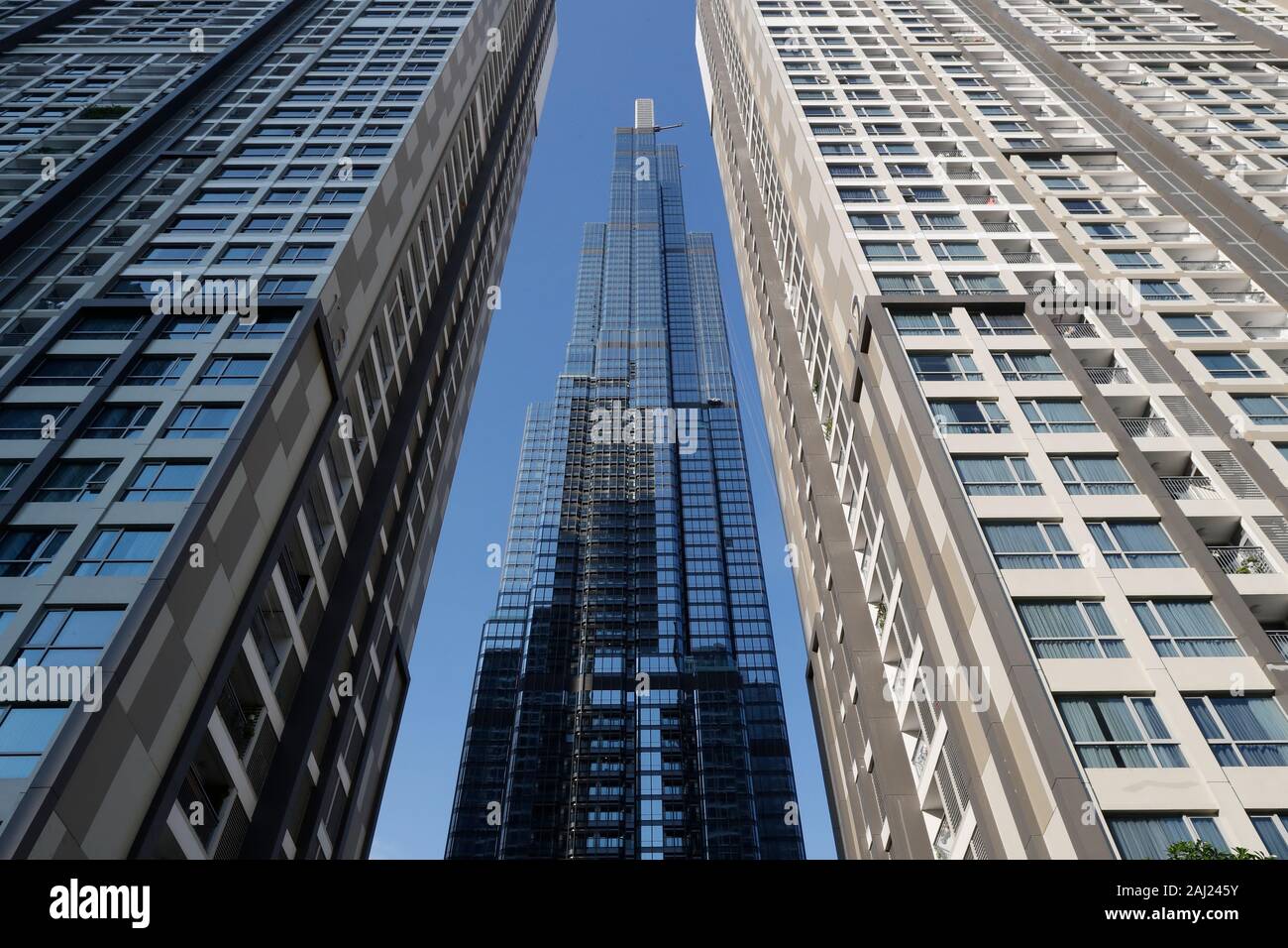 Super tall skyscraper hi-res stock photography and images - Alamy